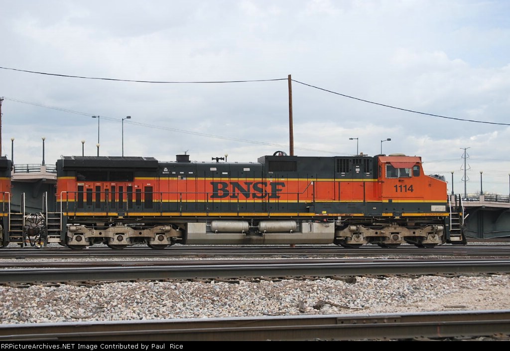 BNSF 1114